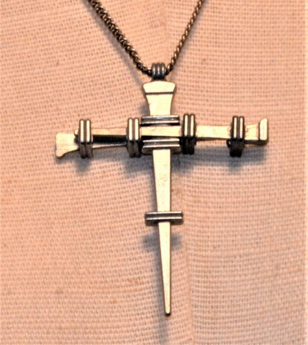 Vintage Ton Argenté Fantasy Militaire Forme Croix Pendentif 16 " Chaîne ...