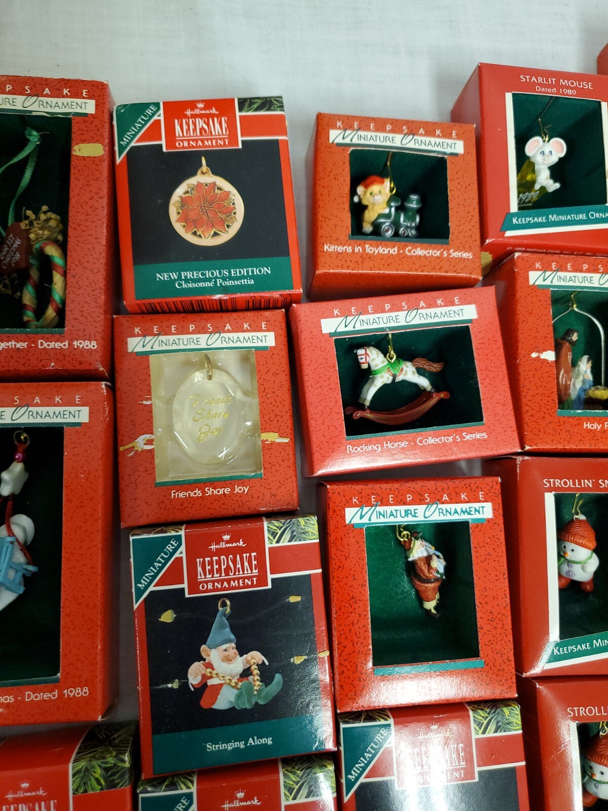 Hallmark Memory Tree Shadow Box Wood & 21 Vintage MIature Keepsake ...