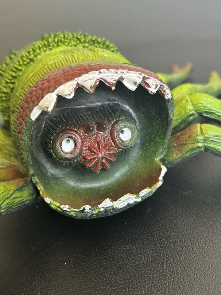 1985 ROCKS & BUGS AND THINGS Green TERRORANTULA SQUEAK Rubber Toy ...