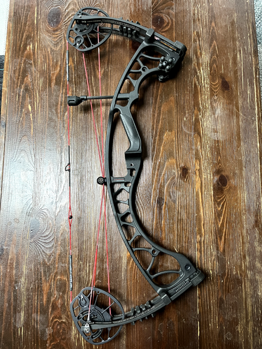 Hoyt Torrex XT compound bow, black and red, gently used | eBay