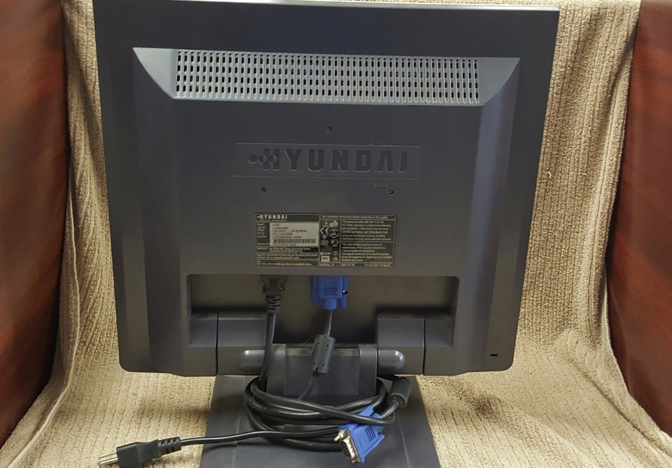 HYUNDAI 17" COMPUTER MONITOR L72S Free Shipping!! | eBay