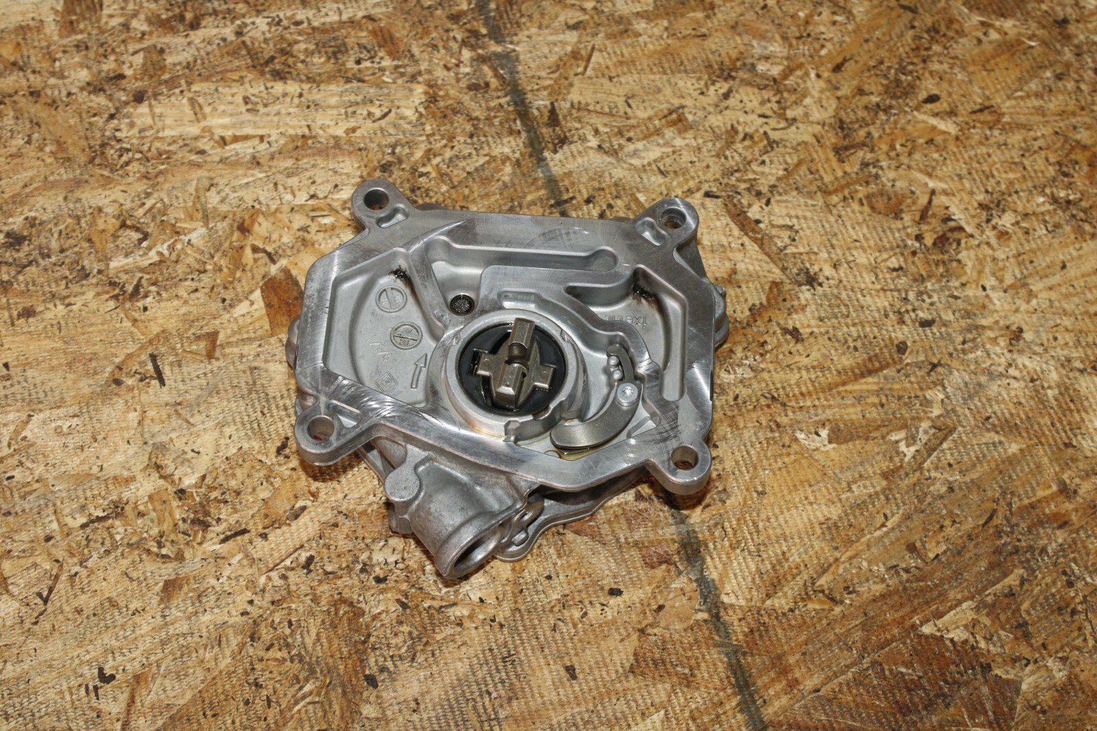 Engine Vacuum Pump OEM Mercedes CLA 250 GLA 250 W117 2.0L 2701800901 | eBay