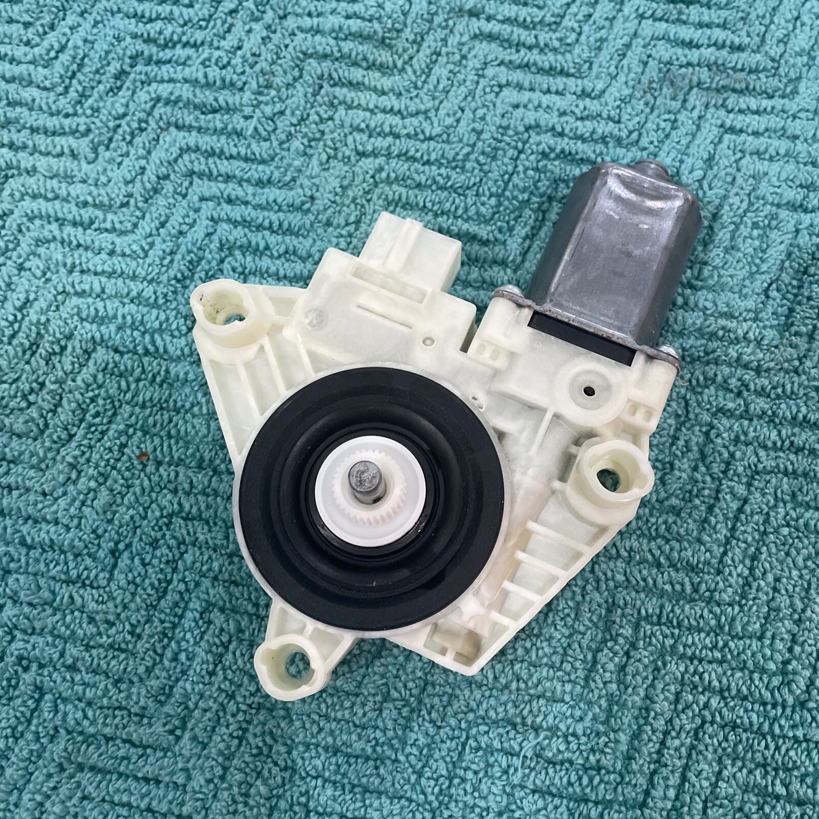 2015 MERCEDES W205 C43 C300 C250 FRONT LEFT WINDOW REGULATOR MOTOR OEM ...
