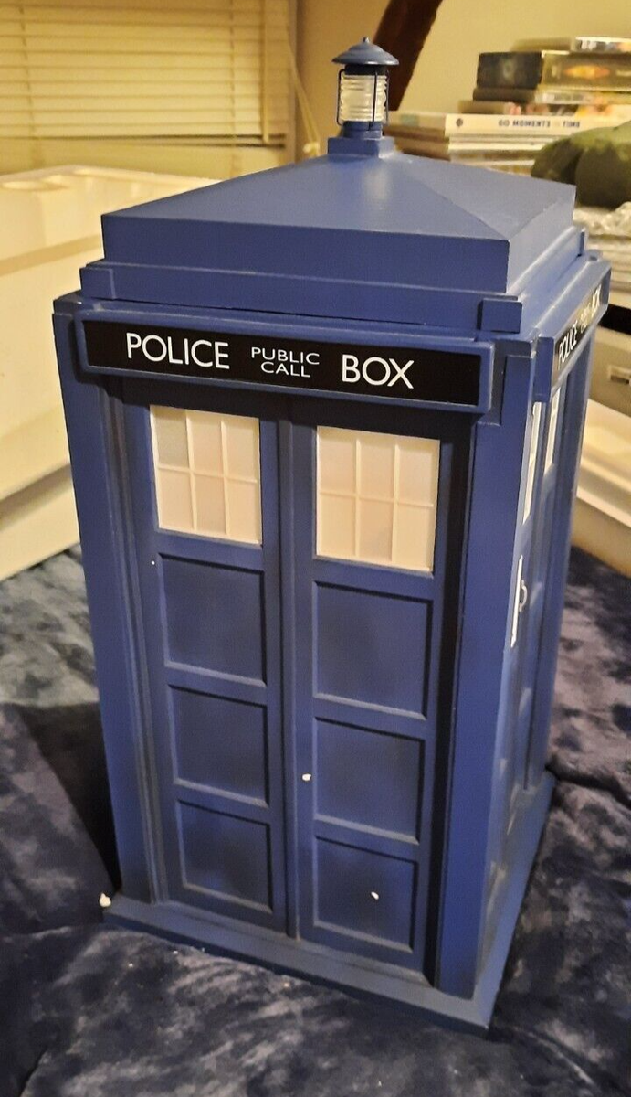 Tardis Flying Png