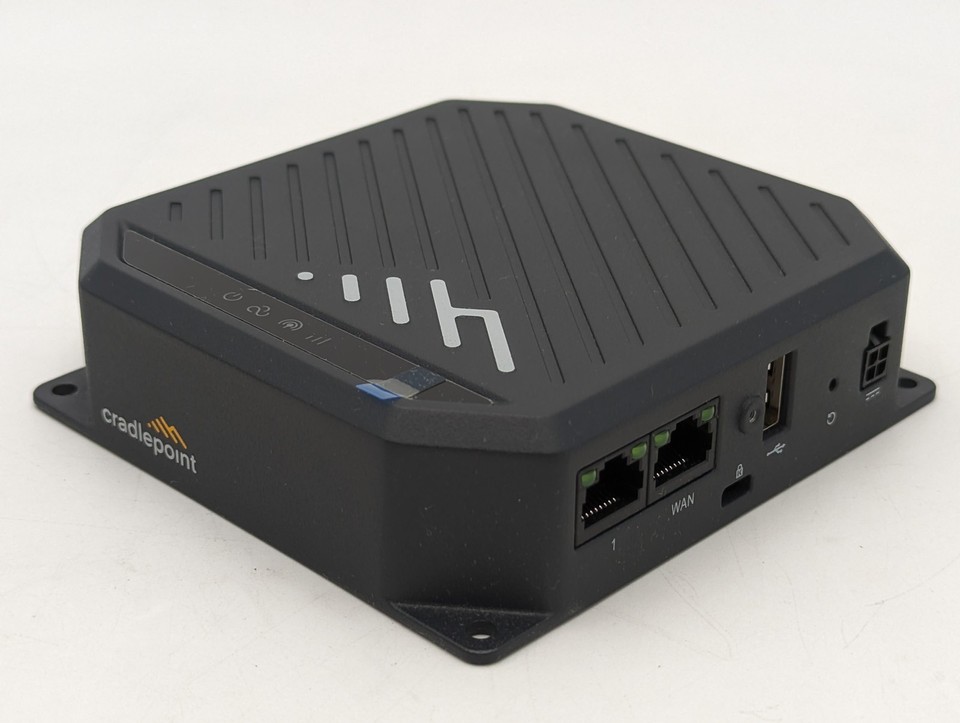 Cradlepoint S700 Series Semi-Ruggedized Router & Accessories (TB03 ...