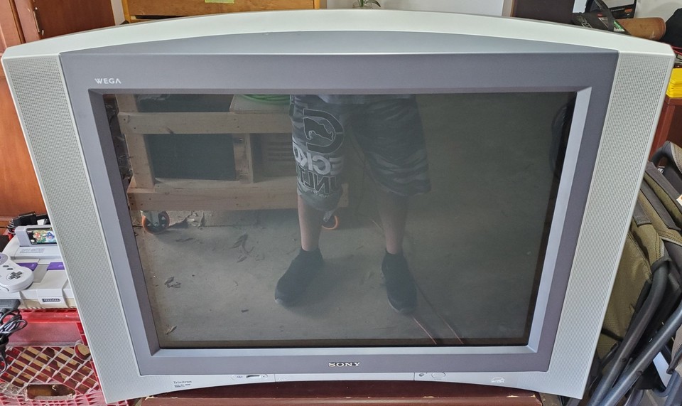 32" Sony Trinitron WEGA (KV-32F320) CRT Gaming TV + Sony Remote (Inputs ...