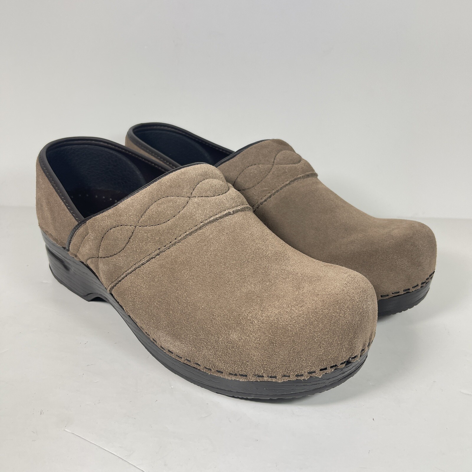Lands End 10b Suede Leather Stapled Clogs Burnt Orange Women Shoes 2750 ...