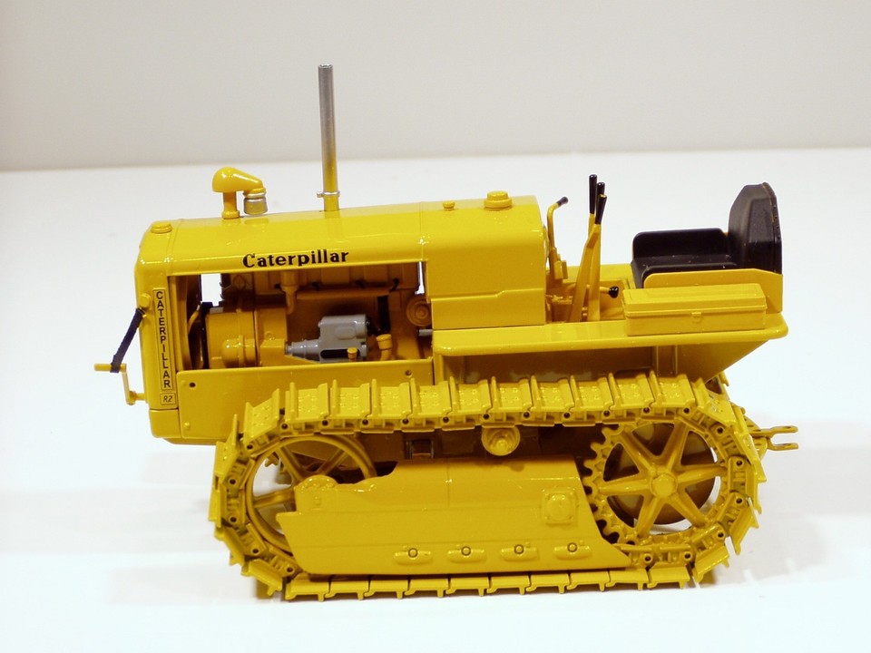 Caterpillar R2 Crawler - 1/16 - Spec Cast #CUST1008 - Brand New | eBay
