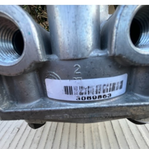 BENDIX ESSEMBLY VALVE T-5019483 AND ABS VALVE Z013356R for sale online ...