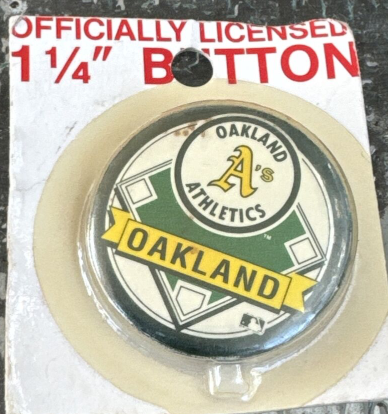 LOT of 4 : Vintage Oakland Athletics A’s Baseball Buttons Pinback Orig ...