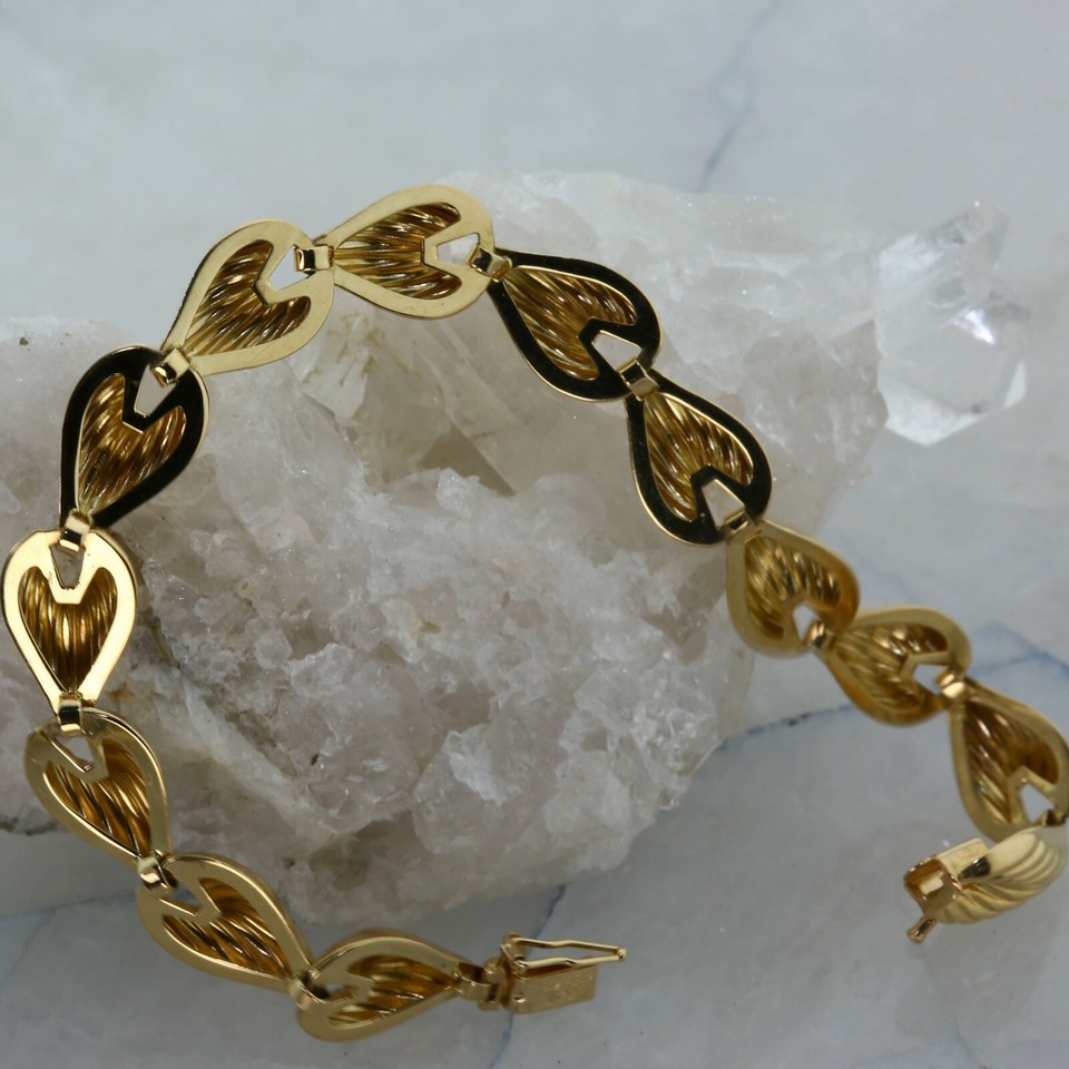 14K Yellow Gold Reeded Leaf Shaped Bracelet 7 inch length Circa 1970 ...