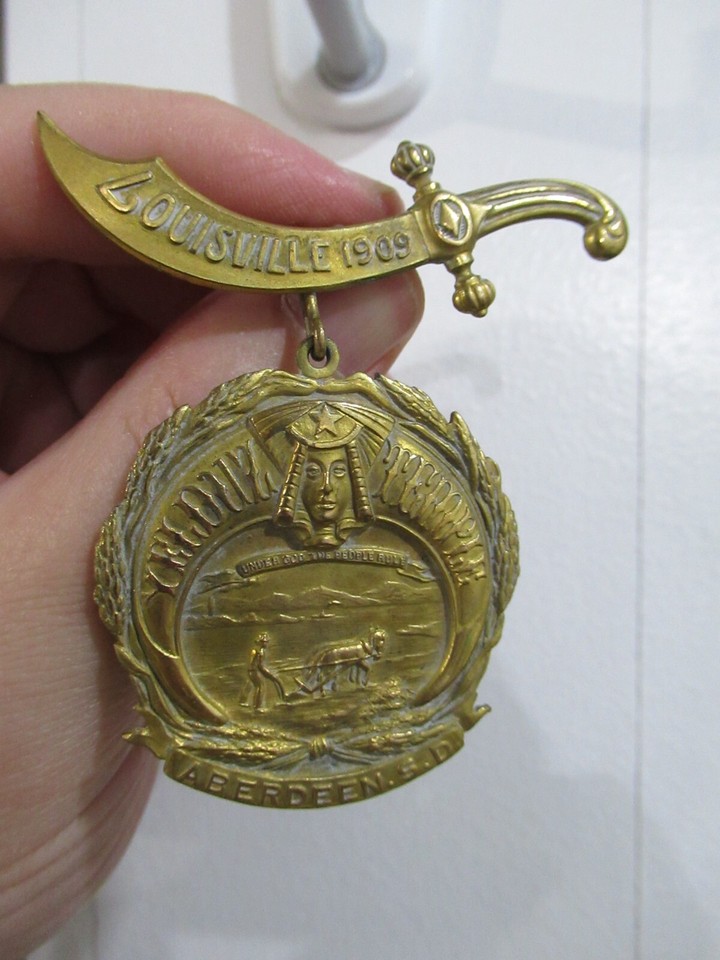 MASONIC KNIGHTS TEMPLAR MEDAL LOUISVILLE 1909 ABERDEEN SD YELDUZ TEMPLE ...