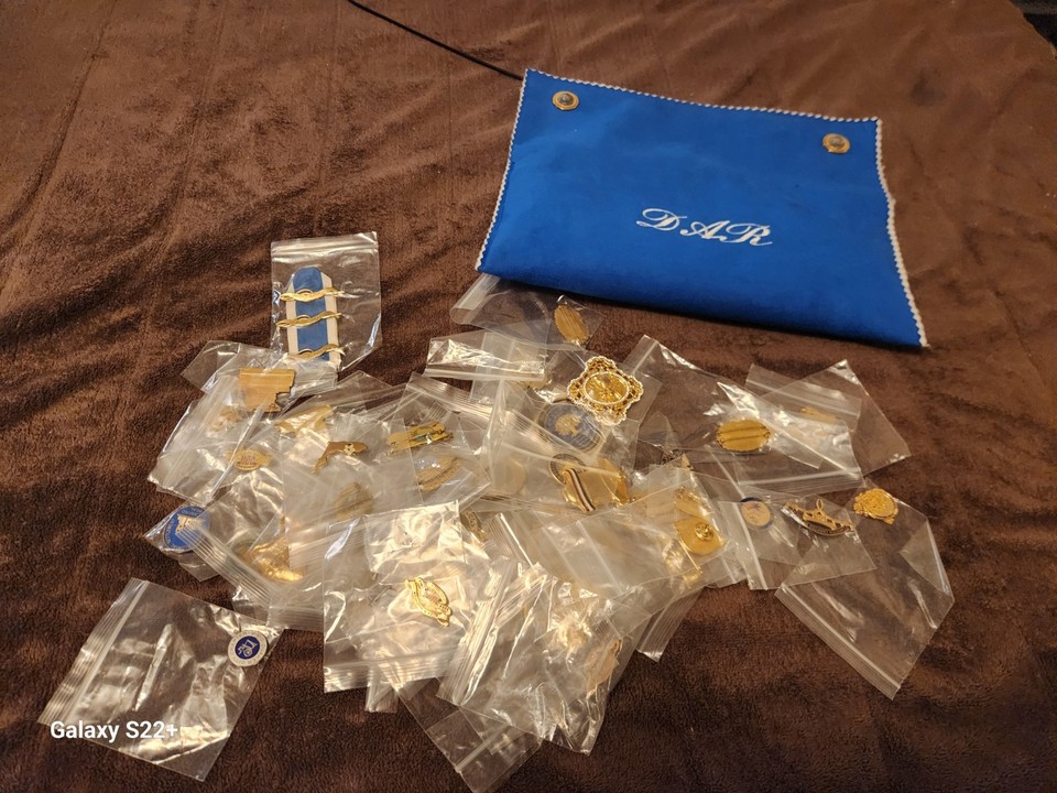 DAR Daughters of the American Revolution Ribbon Medal Pins Philadelphia ...