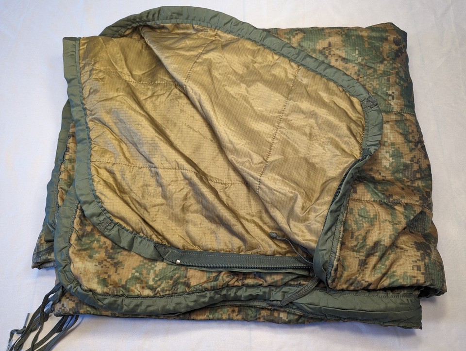 Good - US Military USMC Zippered Poncho Liner Woobie Blanket WOODLAND ...