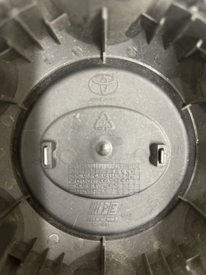 Toyota Tacoma SR5 Light Gunmetal Wheel Center Hub Cap | 4260B | Genuine ...