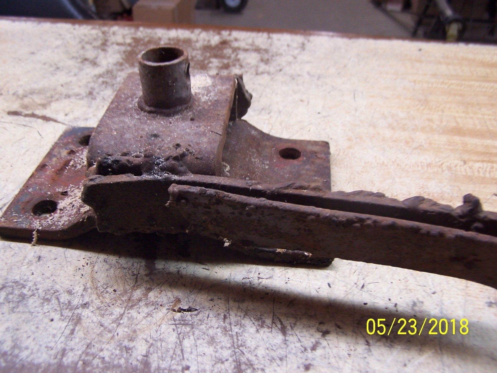 FORD 8N,9N, JUB,NAA,600,601, 2000 TRACTOR BOTTOM DRAWBAR BRACKET | eBay