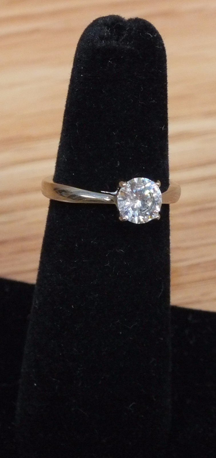 Fashion Accessory Women's Jewelry Ring TK316 (Size 5) with Center Cubic ...