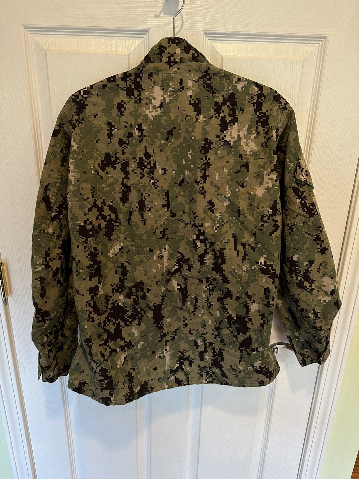 U.S. NAVY NWU TYPE III AOR2 BLOUSE SHIRT SIZE MEDIUM SHORT USN UNIFORM ...