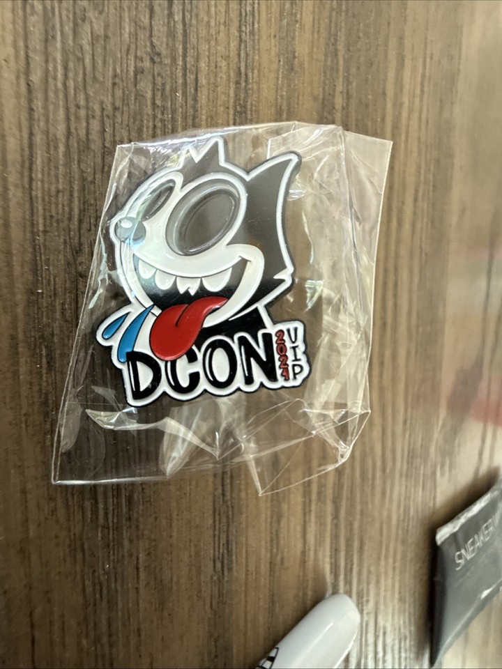 DCON VIP 2021 BOX BEARBRICK PIN Kubrick Medicom Popmart Sofubi Bandai ...