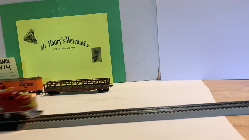 TYCO Santa Fe 4015 HO Train Set -Locomotive 2 cars and a caboose | eBay