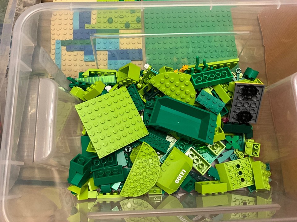 LEGO Job Lot Bundle Over 4kg Mixed Bricks including Minifigs + Unusual ...
