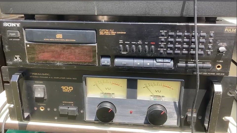 Complete Dj Setup, Cd Players Mixer, Amp, Lights, Fog Machine, Plus ...