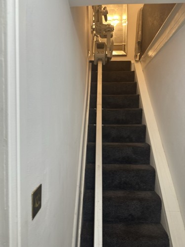 Handicare 1100 stairlift Stair Lift Good Working Condition 2 Remote ...