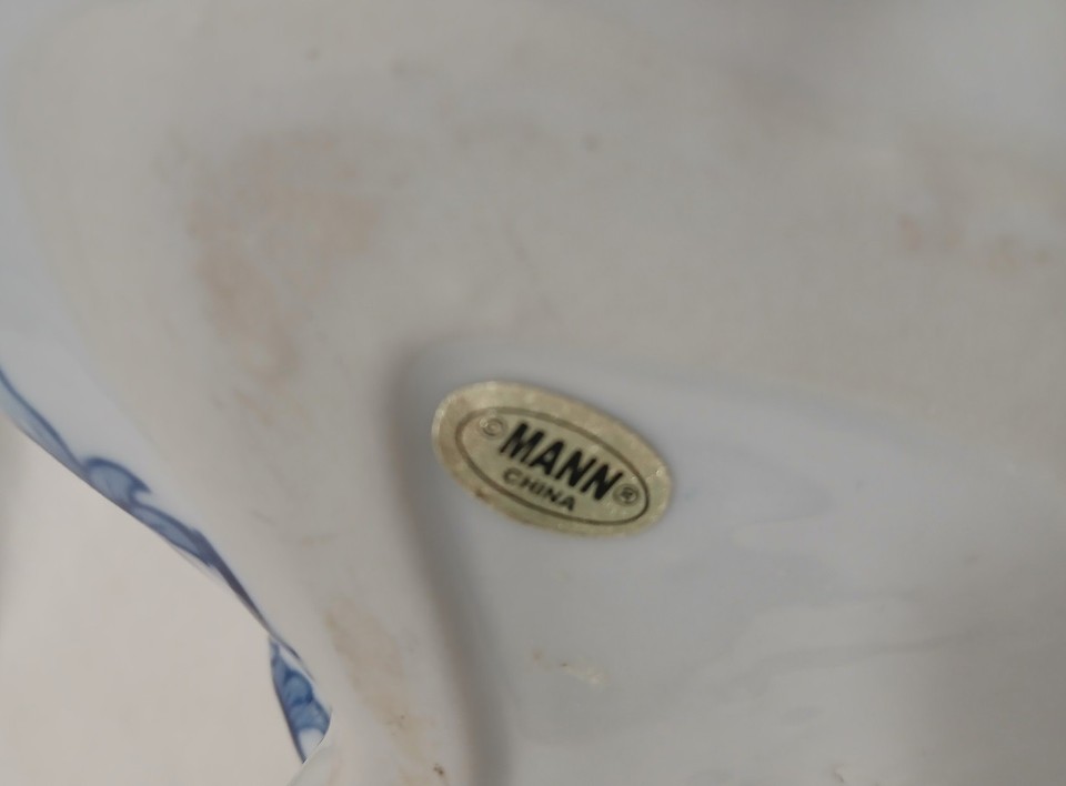 VTG Blue & White Chinoiserie Porcelain Low Laying Cat Figurine Large 10 ...