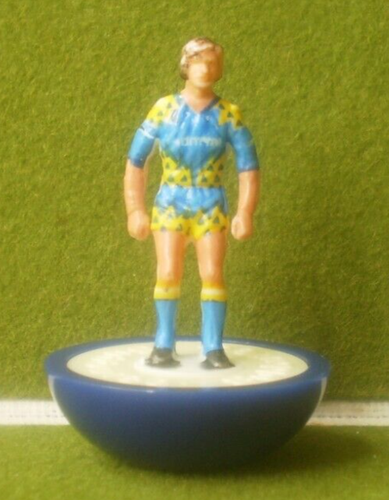 Subbuteo LW Spare player - Leeds United 2nd - Admiral Sponsor - Ref 779 ...