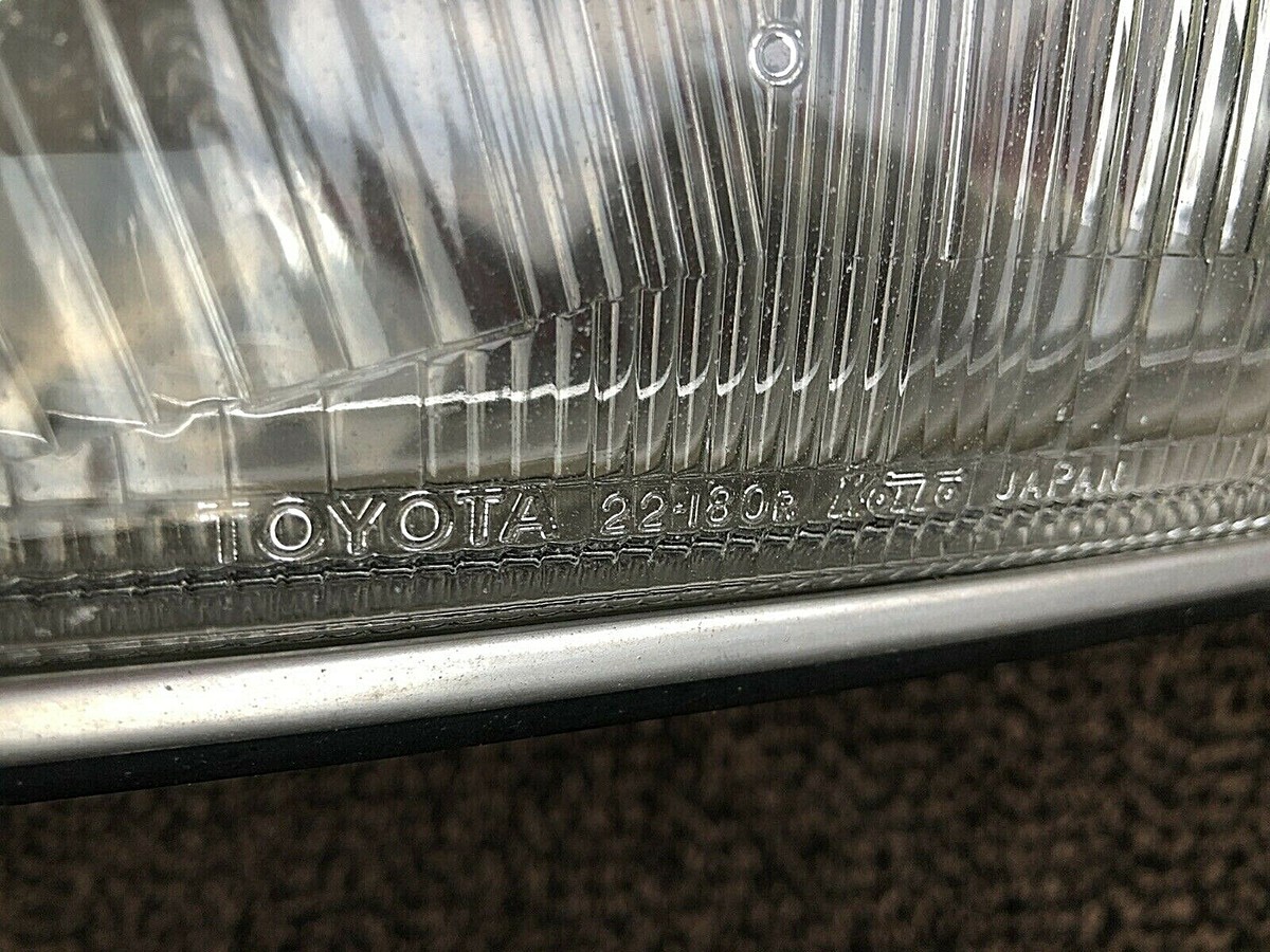 Genuine TOYOTA MARK II GX81 RIGHT HEADLIGHT KOITO 22-180R Genuine TOYOTA MARK II GX81 RIGHT HEADLIGHT KOITO 22-180R