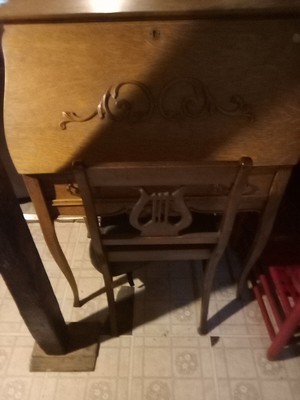 1800-1899 - Desk With Key
