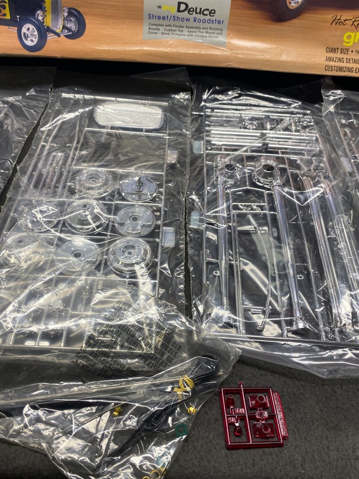 Revell Big Deuce '32 Ford Roadster 1/8 Big Scale 100% Complete Unbuilt ...
