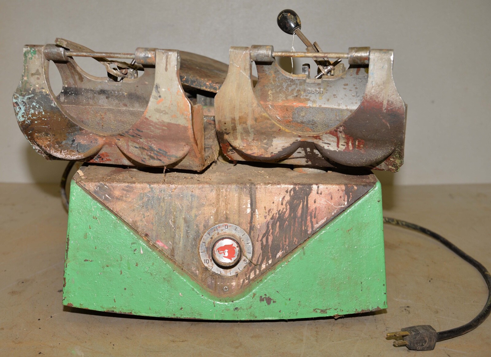 Vintage cast iron Red Devil paint shaker conditioner hardware store ...