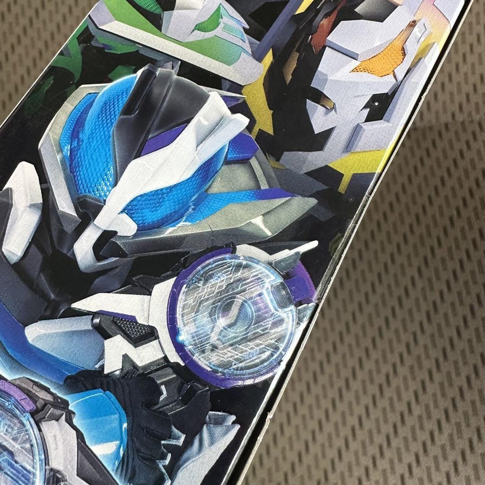 Kamen Rider Geats DX Laser Raise Riser Kamen Rider Gene Weapon BANDAI ...