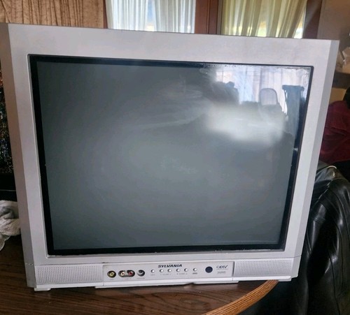 Sylvania CR202SL8 Flat Front Television CRT Retro Gaming! 20 Inch No ...