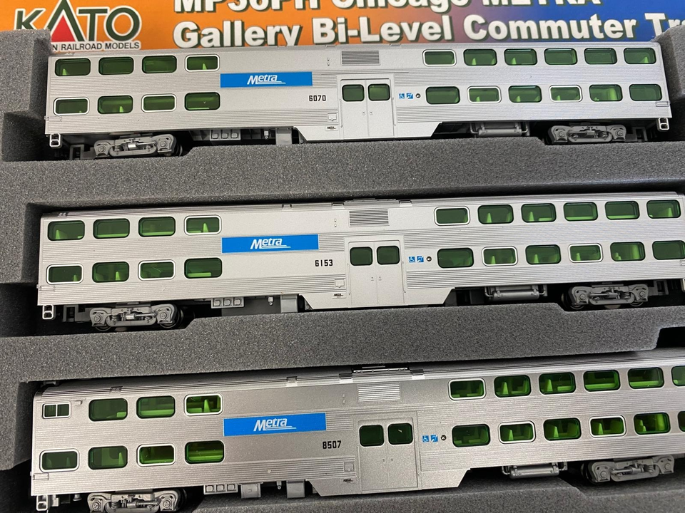 OPEN - Kato 106-8701 N S Chicago Metra MP36PH Bi-Level Commuter Train 4 ...