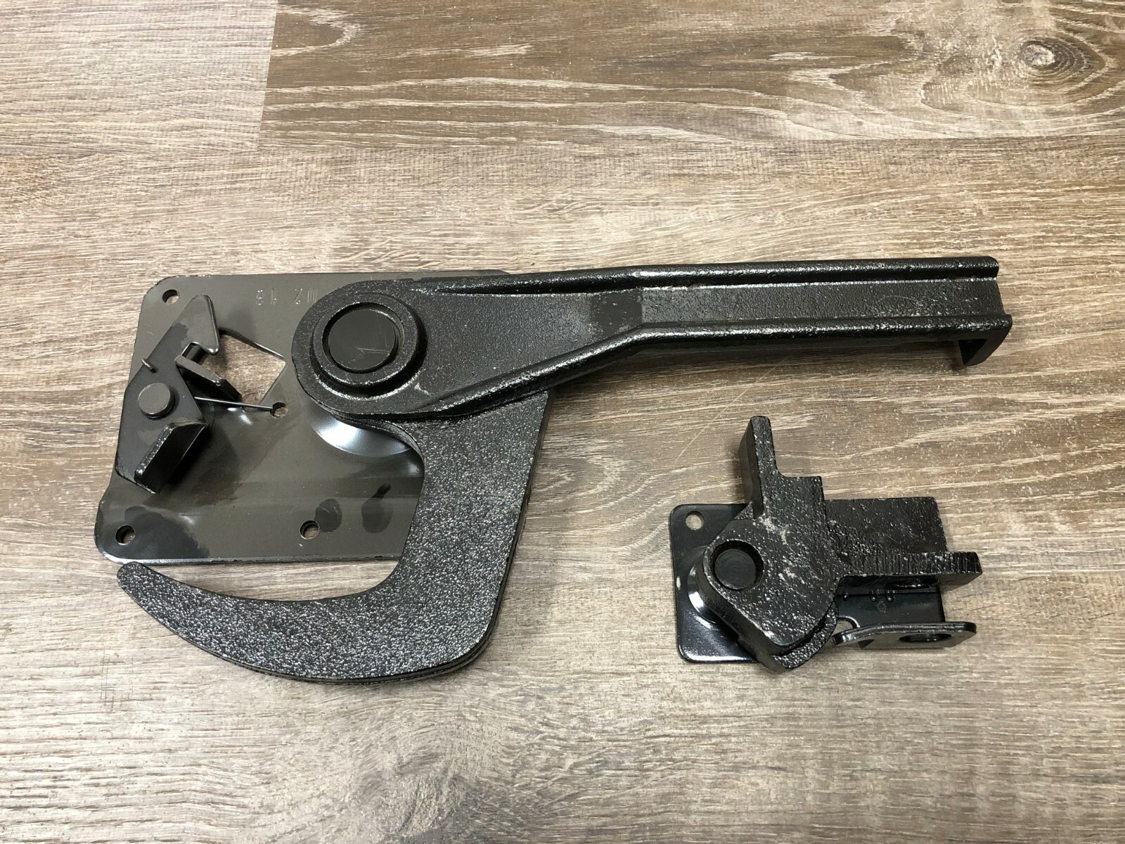 WHITING Style Door Lock and Keeper Roll Up Door Box Trucks and Storage ...