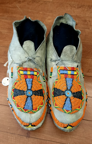 Antique Native American Beaded Crow Moccasins c1900s Keyhole Design ...