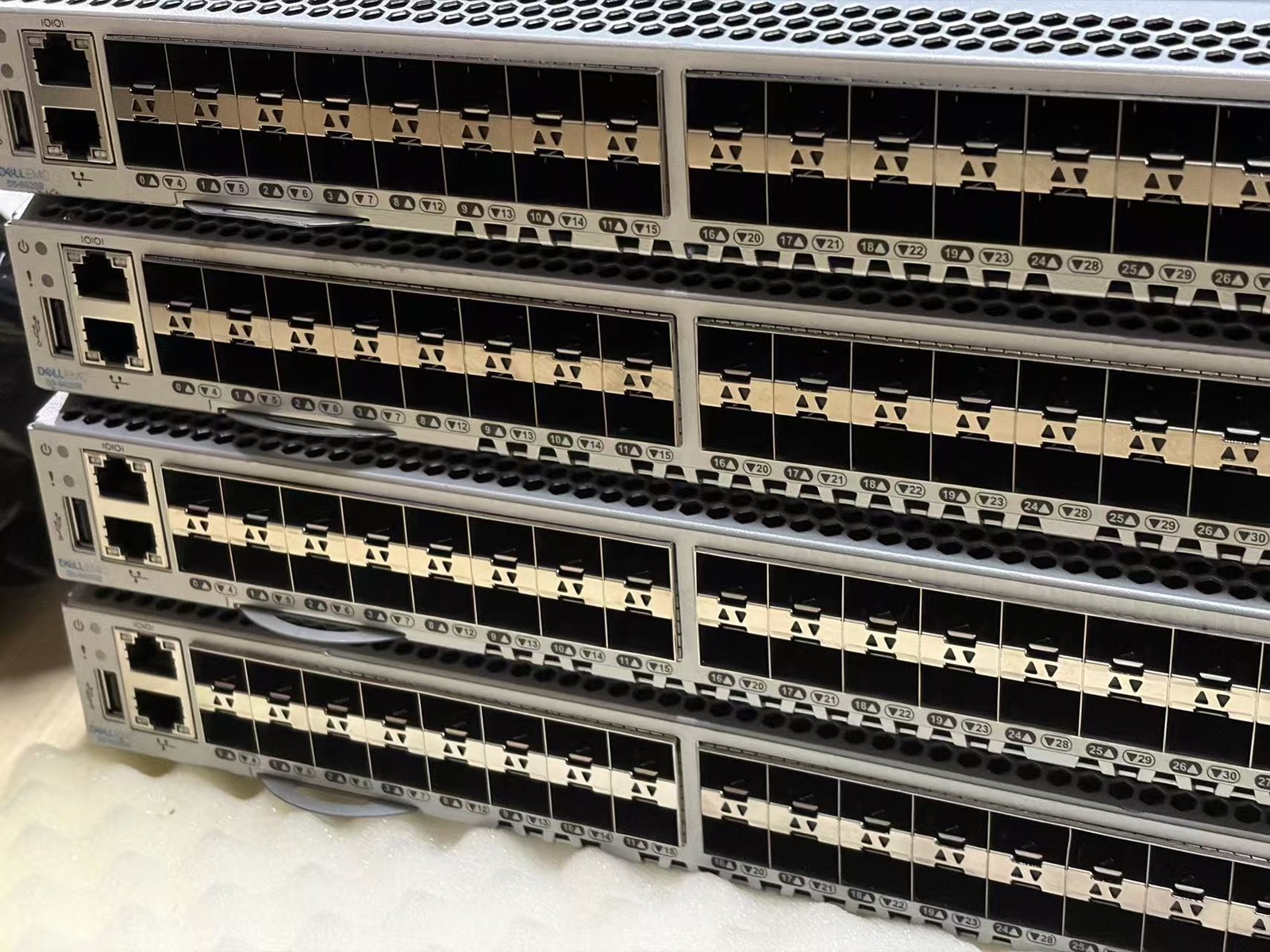 Brocade EM-G620-48-32G-F DS-6620B G620 32Gb FC SFP+ 48-Port Switch | eBay