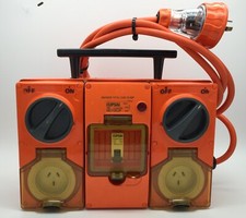 Clipsal ROWCO WMC310 Switched Socket Outlet Single Phase Three Pin 10a ...