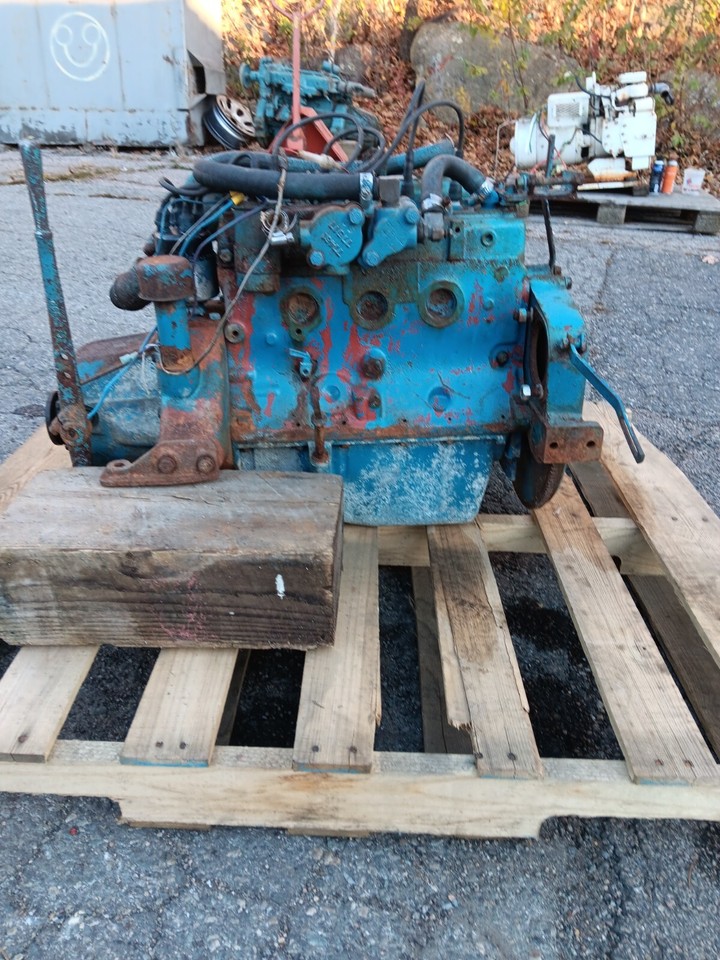 Gray Marine 4 Cylinder Gas Inboard Engine with Gear | eBay