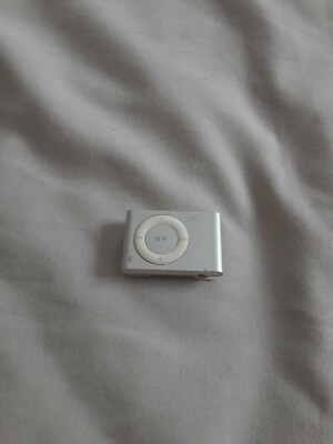 Apple iPod Shuffle A1373 4th Generation Mini Music MP3 Audio Player ...