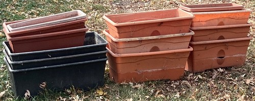 Earthbox Growbox Water reservoir Garden Pots Lot of 9 + 6 USED Local ...