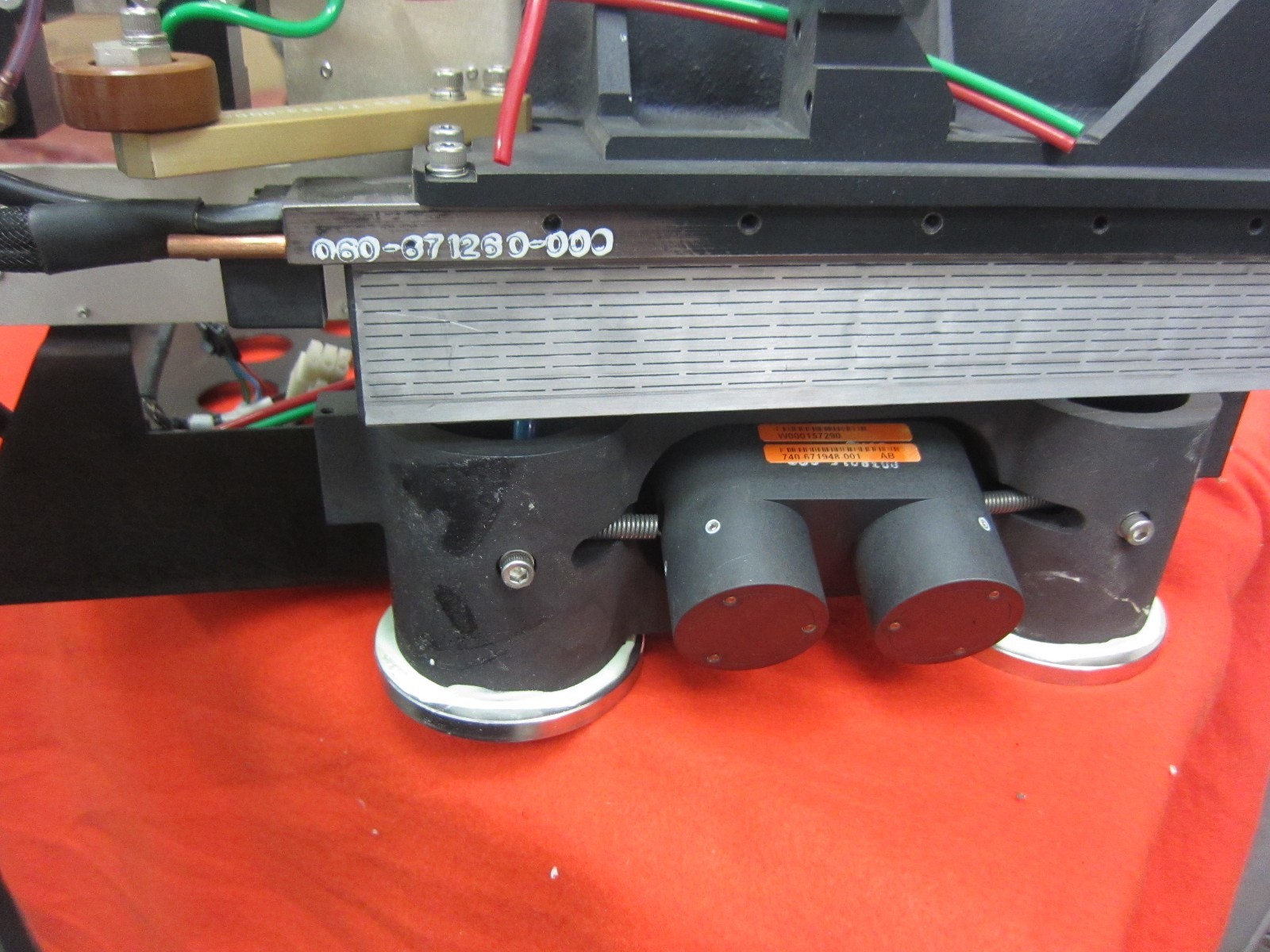 KLA-Tencor Assembly x-stage w/o pcbs 060-733192-001 740-671507-001 261 ...