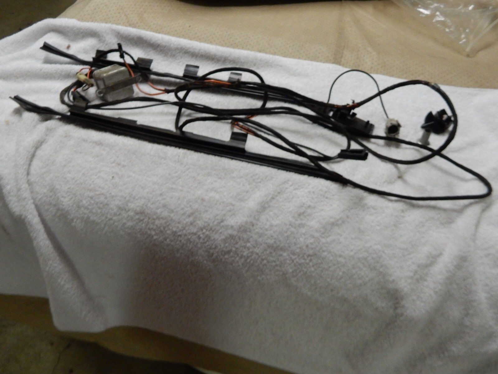 1970 BUICK RIVIERA REAR WINDOW DEFROSTER SWITCH BEZEL WIRING HARNESS ...