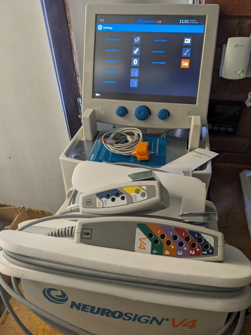 Magstim Neurosign V4 nerve monitor Pre-Amplifier + Stimulator EMG | eBay