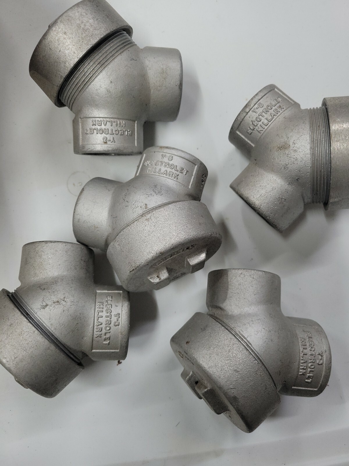 Killark 1 Inch Y-3 Electrolet Capped Elbows 90° Aluminum Connectors ...