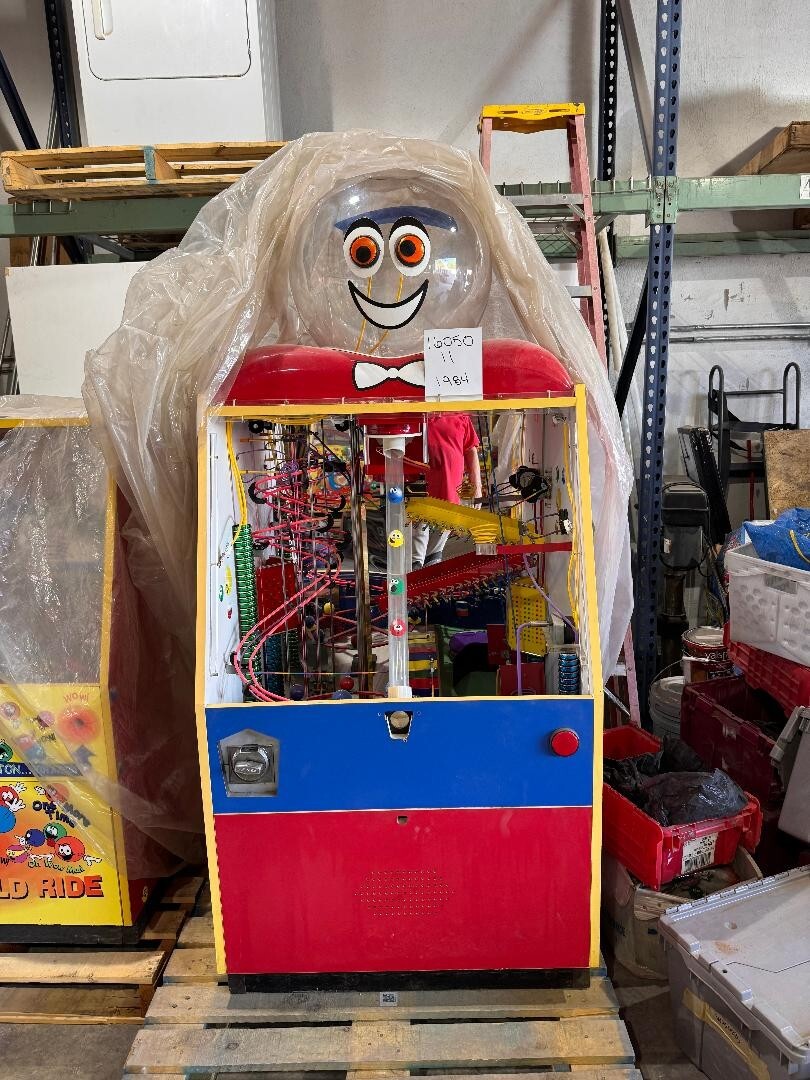 11 Used Oscar Wild Ride Gumball Vending Machines | eBay