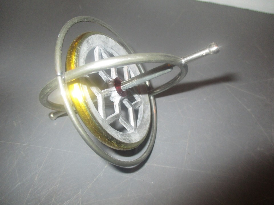 2 VINTAGE SPINNING TOPS | eBay