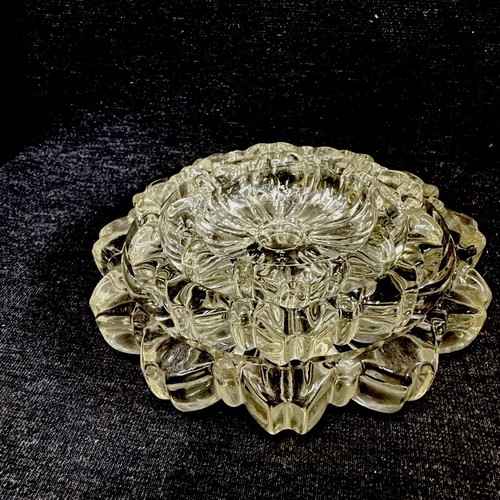 3 Nesting Flowers Clear Glass Ashtrays Ash Tray, Floral shape in ...